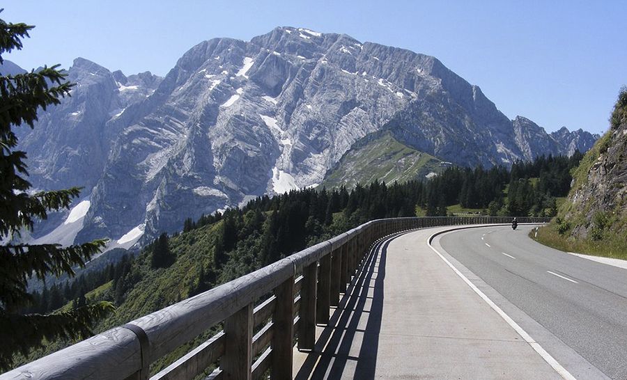 Roßfeldhöhenringstraße, a toll-Alpine road in Germany