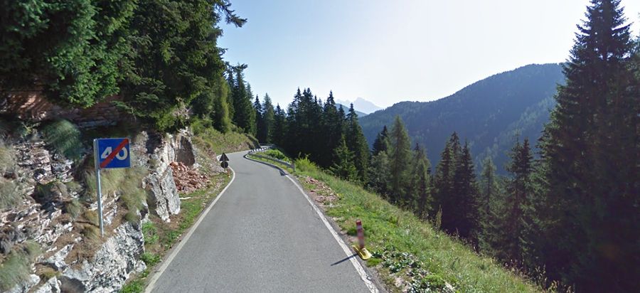 The historic paved road to Brocon Pass