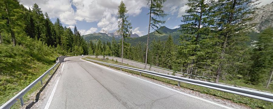 Staulanza Pass, an iconic road in the Italian Dolomites