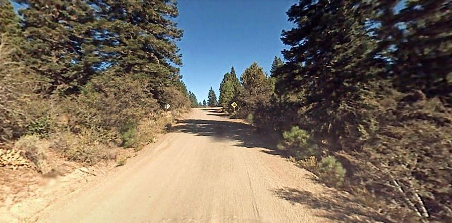 The unpaved road to Fandango Pass