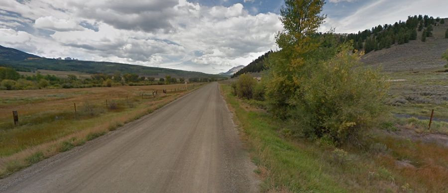 A beautiful scenic road to the summit of Ohio Pass in CO