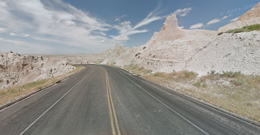 Badlands Loop Road, an adventurous photogenic drive in SD