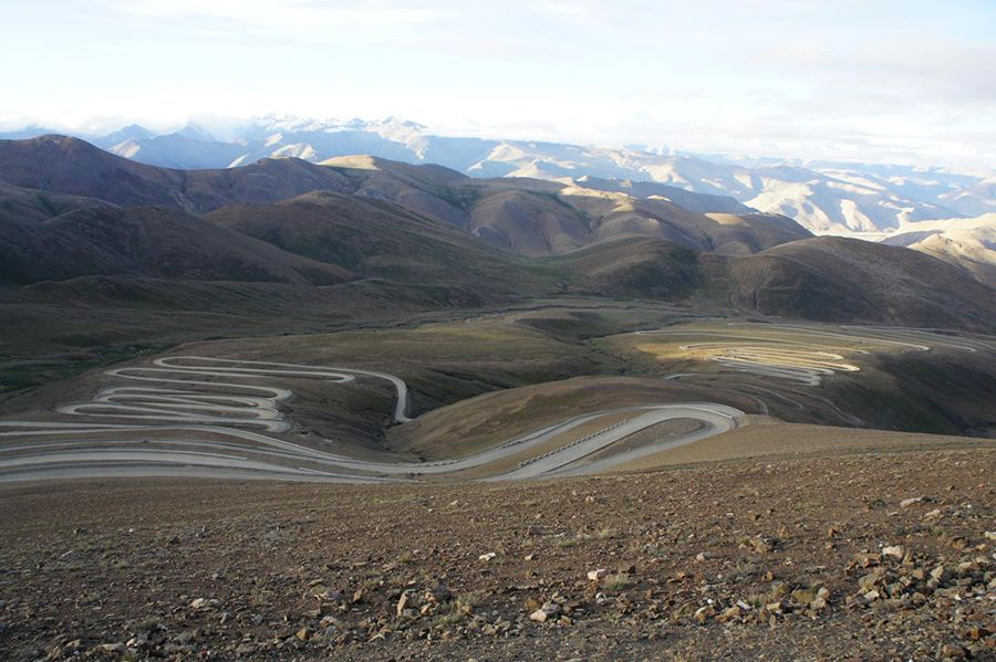 64 switchbacks to the top of Pang La