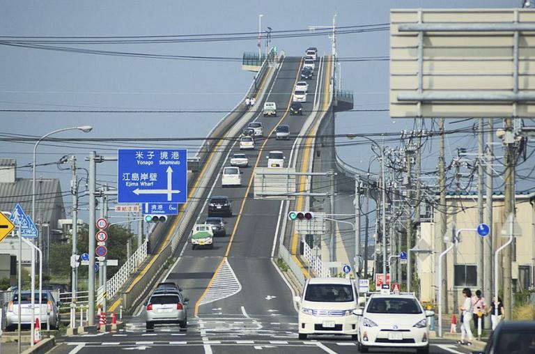 Eshima Ohashi Bridge: Japan's Roller Coaster Road Over Lake Nakaumi